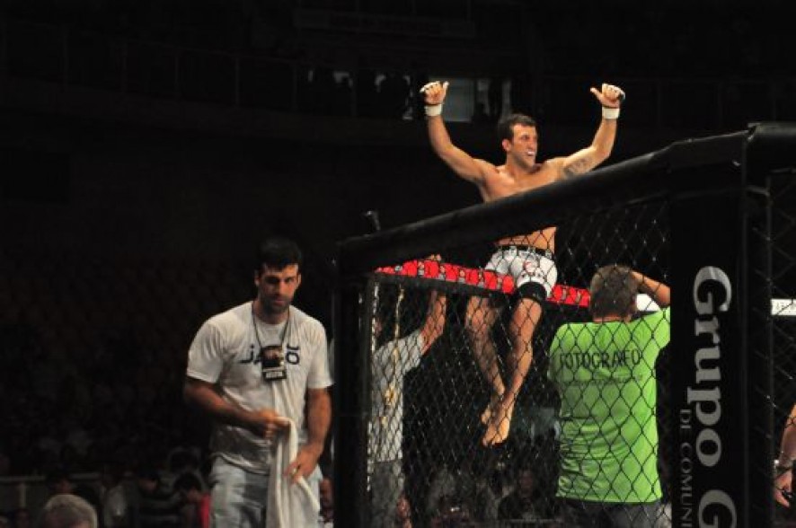 MidiaNews | Igor Gracie garante o cinturão em 48 segundos