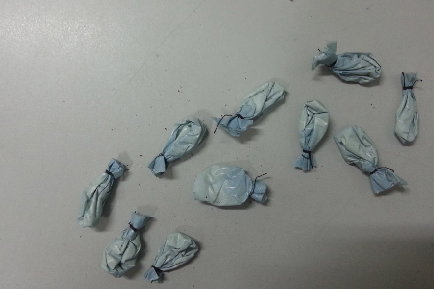 MidiaNews | Jovem é preso com 19 trouxinhas de pasta-base de cocaína