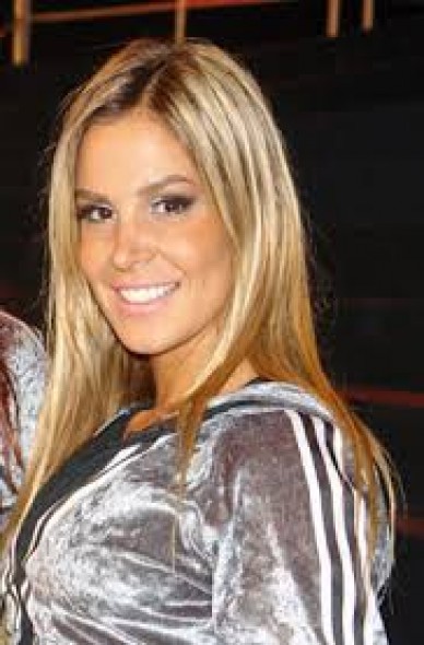 MidiaNews | Em Barcelona, Robertha Portella se aproxima de Neymar