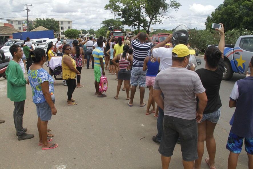 MidiaNews | Familiares, amigos e fãs se despedem de Walter Rabello