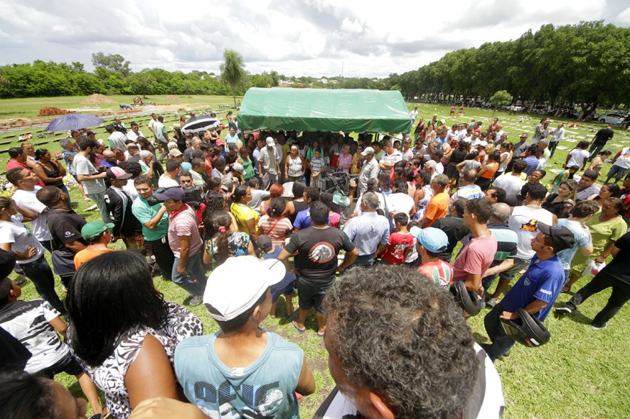 MidiaNews | Familiares, amigos e fãs se despedem de Walter Rabello