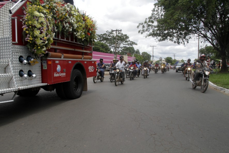 MidiaNews | Familiares, amigos e fãs se despedem de Walter Rabello