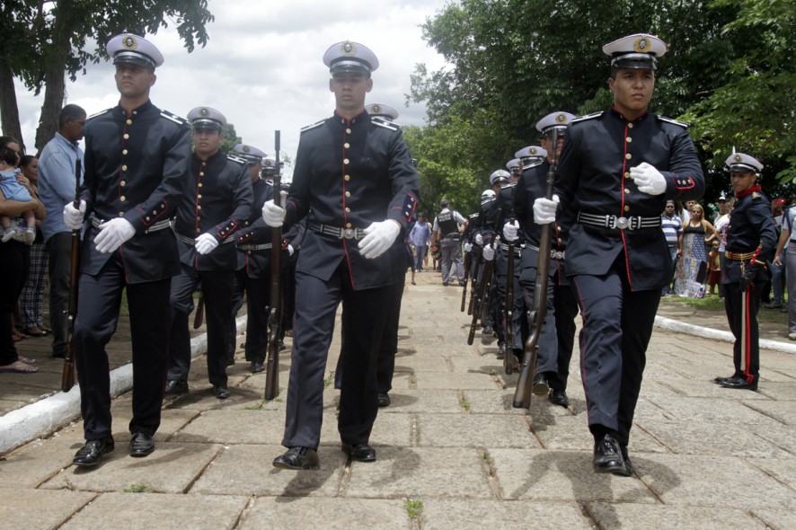 MidiaNews | Familiares, amigos e fãs se despedem de Walter Rabello