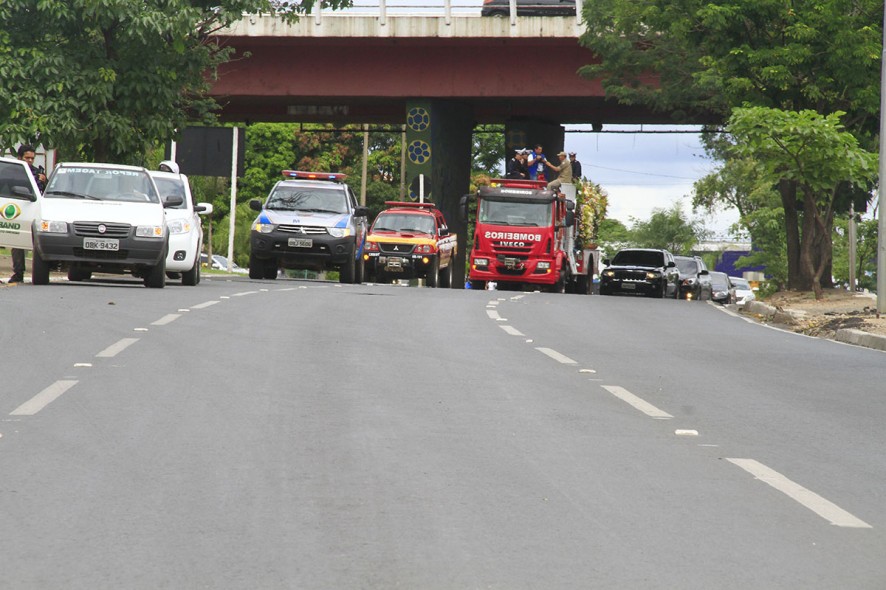 MidiaNews | Familiares, amigos e fãs se despedem de Walter Rabello