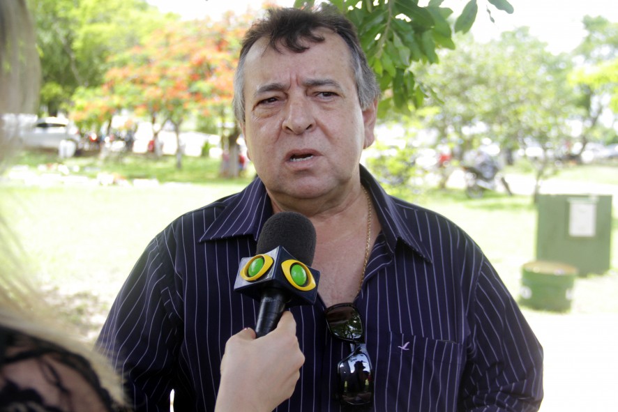 MidiaNews | Familiares, amigos e fãs se despedem de Walter Rabello