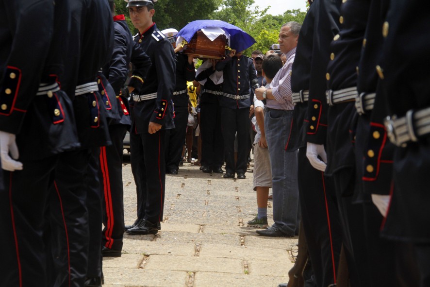 MidiaNews | Familiares, amigos e fãs se despedem de Walter Rabello