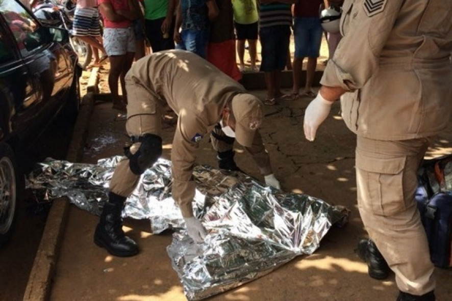 Midianews Homem é Morto A Facadas Após Briga Em Bar