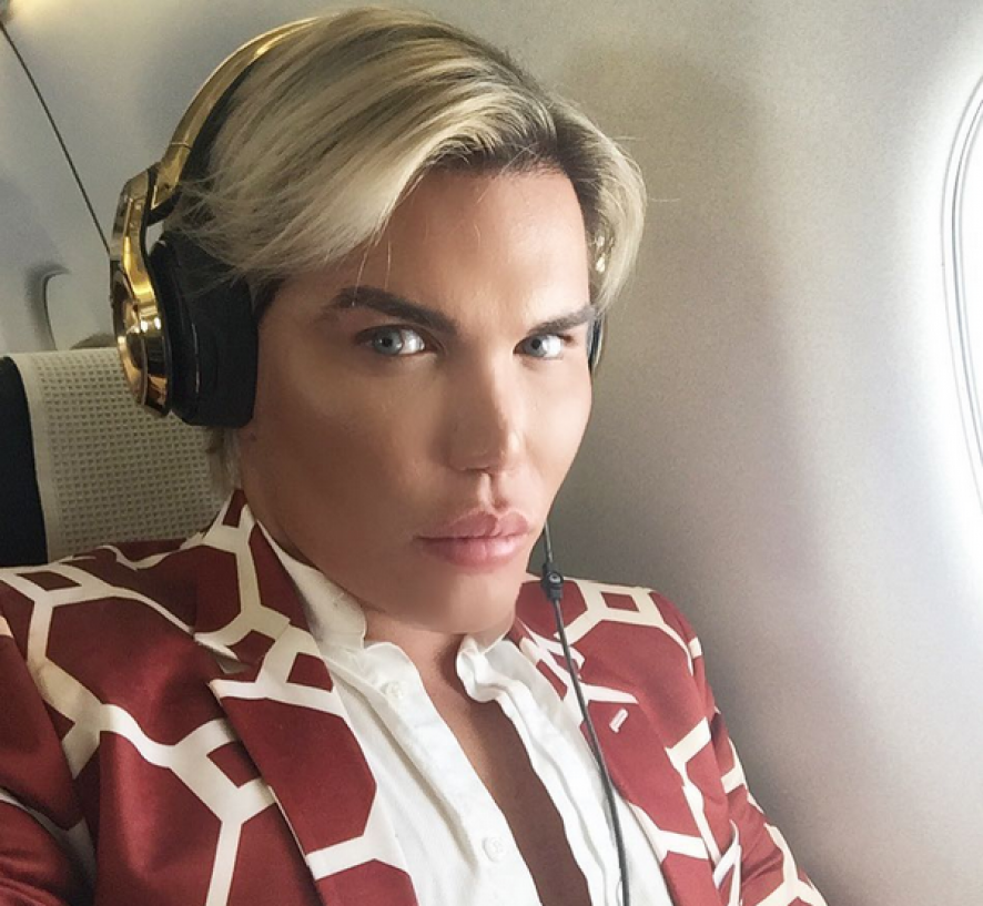 MidiaNews | Ken Humano diz que não consegue mais sentir cheiros depois de 10 rinoplastias