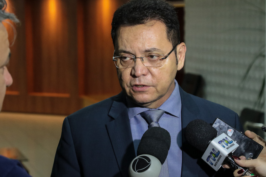 MidiaNews | Botelho: "Servidores devem acreditar no Governo e encerrar ...