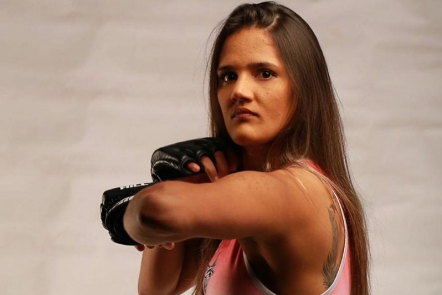 MidiaNews | Lutadora de MMA dá soco e imobiliza assediador em MT