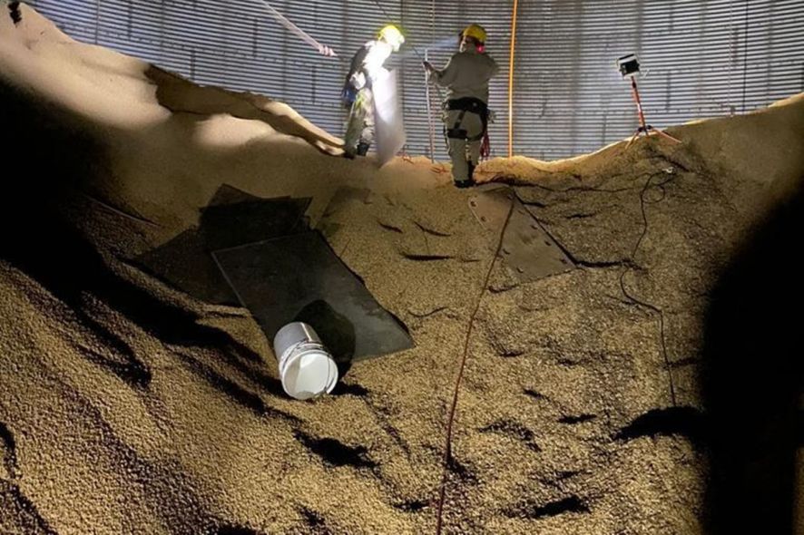 MidiaNews | Trabalhadores sem EPIs morrem soterrados em silo de soja