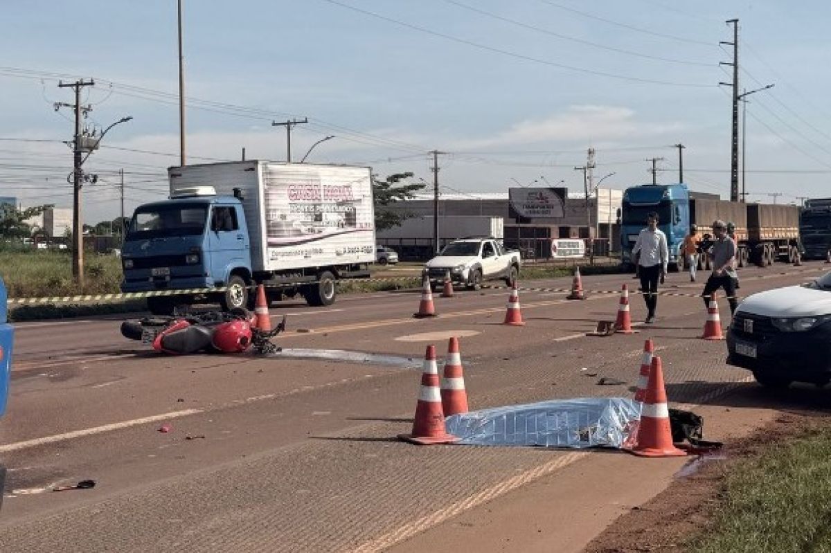 MidiaNews | Um morre e dois ficam feridos em colisão entre 5 veículos