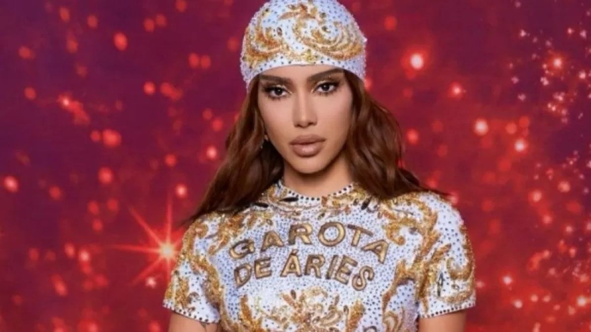 MidiaNews | Anitta diz que está 'cheia de celulite' após pedido inusitado